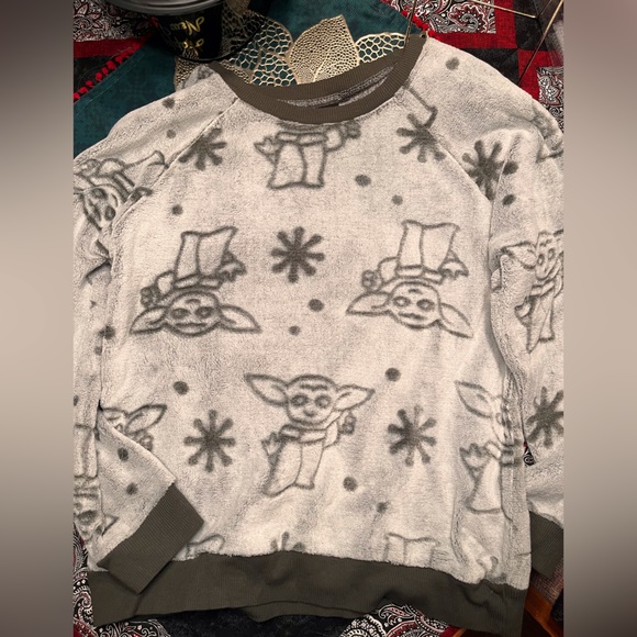 Star Wars | Tops | Grogu Burn Out Sweatshirt Greengray Euc Mandolorian ...